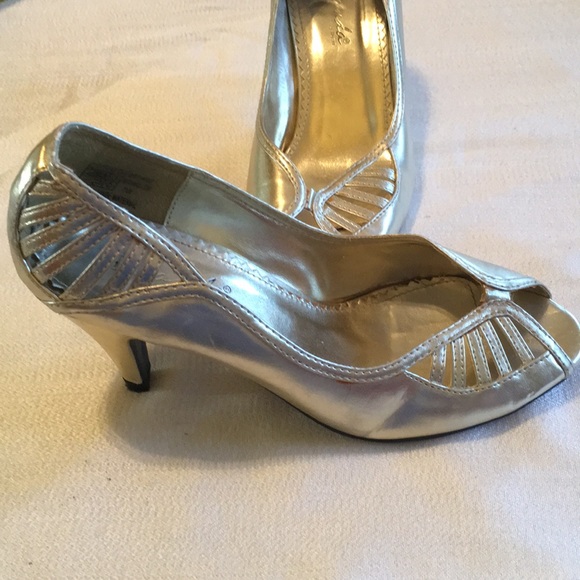 Amanda | Shoes | Amanda Pumps Gently Used | Poshmark